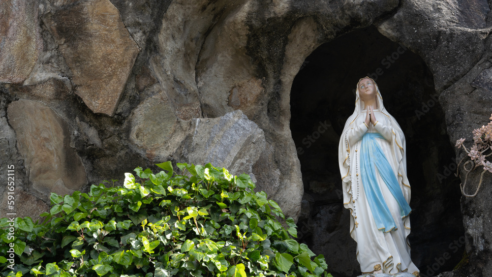 betende Marien Statue Stock Photo | Adobe Stock