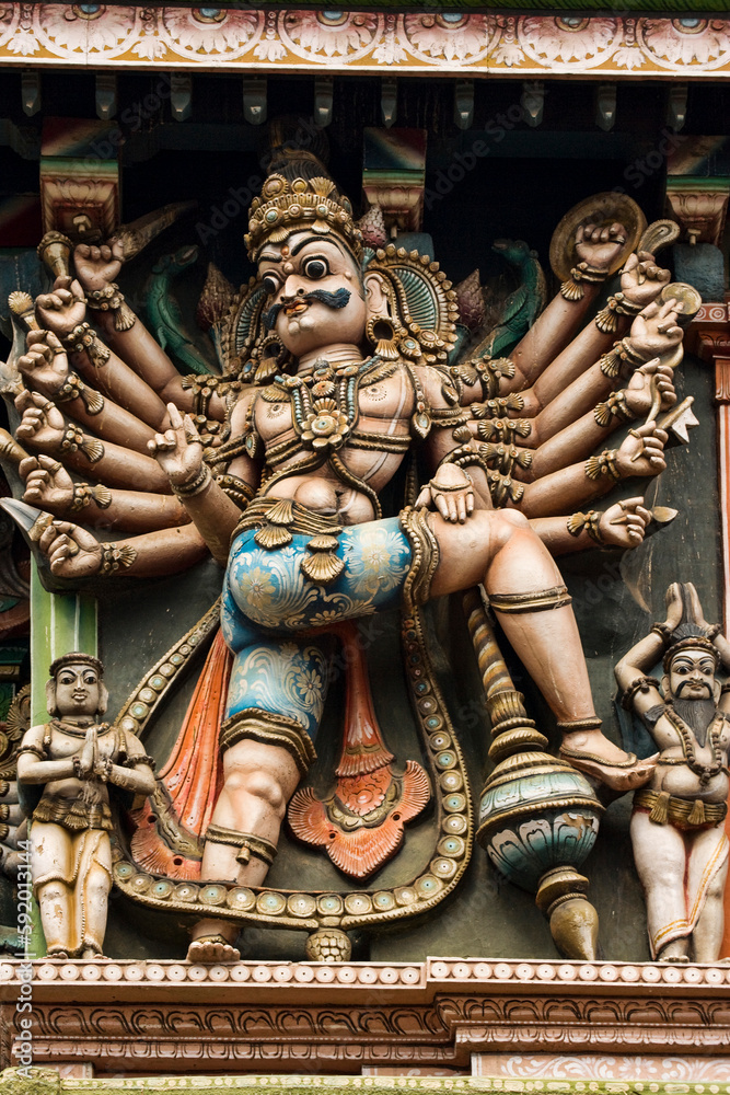 Foto de Hindu god with many arms at the Meenakshi Temple, India ...