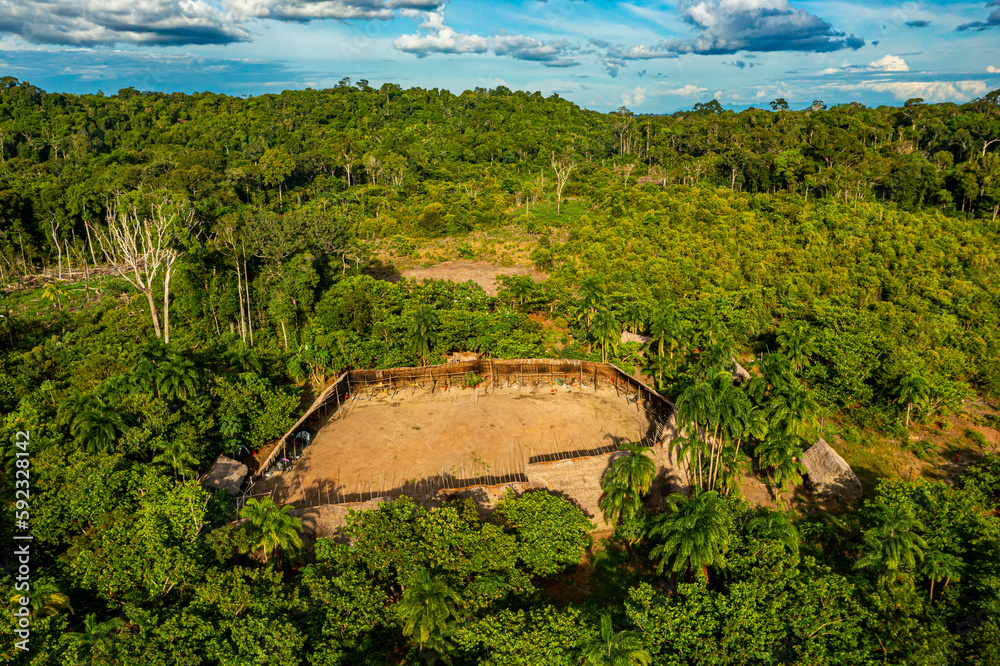 Foto de Aerial of a shabono (yanos), the traditional communal dwellings ...