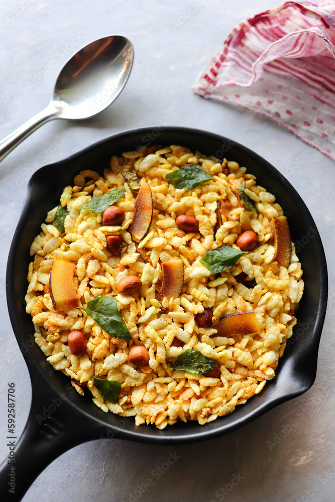 Jada Poha Namkeen Chivda or Thick Pohe Chiwda. Diwali special savory ...