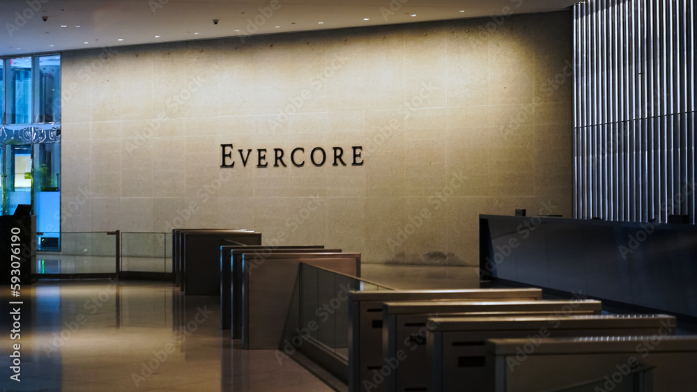 Foto de New York, NY - April 15, 2023 : Interior of Evercore Partners ...