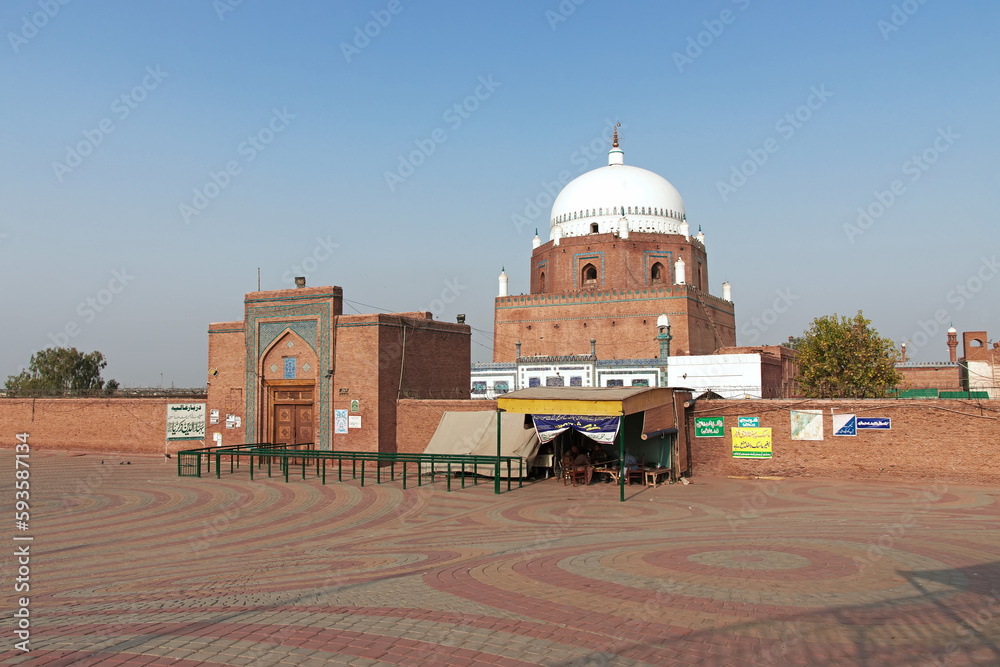 Multan, Pakistan - 26 Mar 2021: Tomb of Shah Rukn e Alam, Bahauddin ...