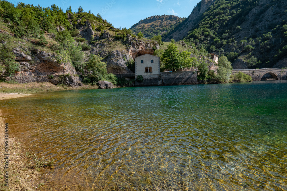 Lago di San Domenico ed Eremo di San Domenico vicino Villalago e Scanno ...