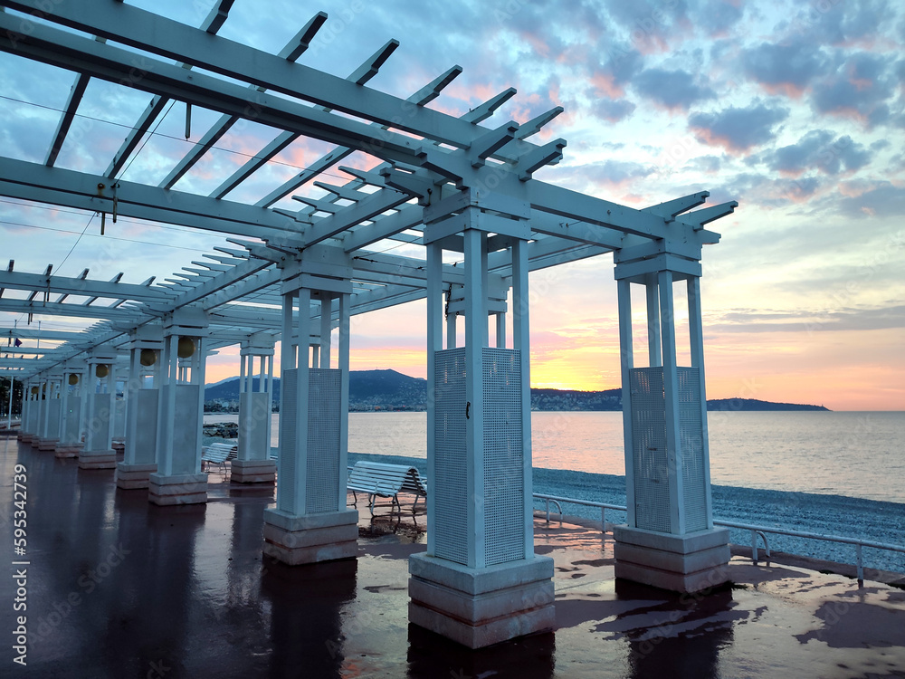 Les pergolas de la promenade des anglais à Nice sur la Côte d'Azur dans ...