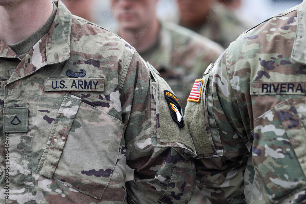 Servicemen Of The 10th Mountain Division And Of The 101st Airborne servicemen-of-the-10th-mountain-division-and-of-the-101st-airborne