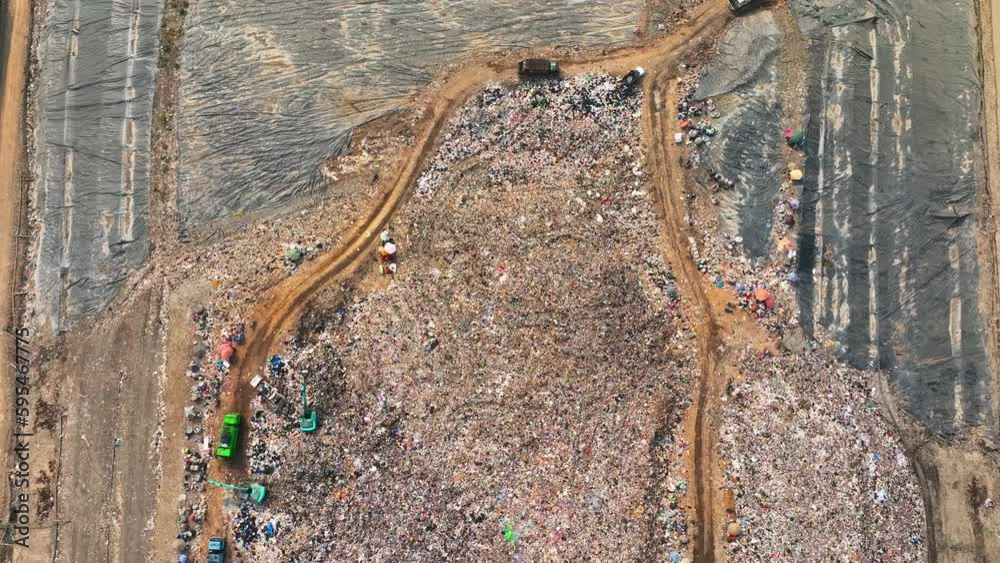 Garbage piles in landfills can pose environmental and health risks ...