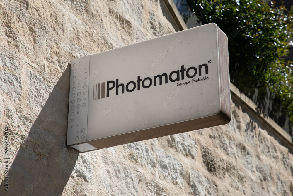 photomaton logo sign and brand text of id Photo booths terminals for ...