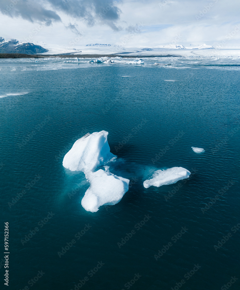 Foto de Icebergs drone aerial image top view - Climate Change and ...
