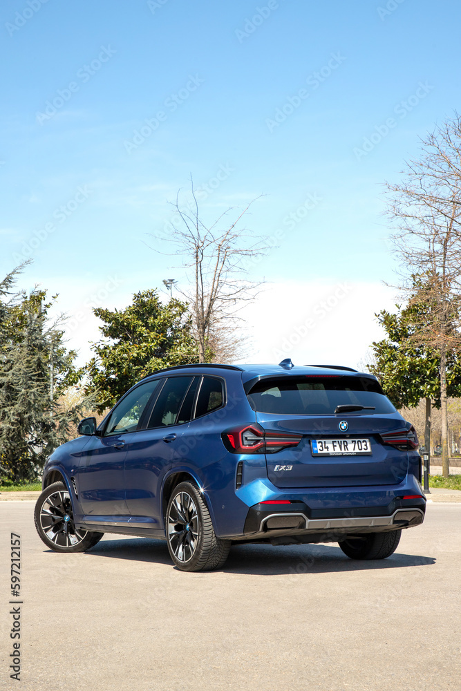 Foto de BMW iX3 is an all-electric compact SUV, manufactured and ...