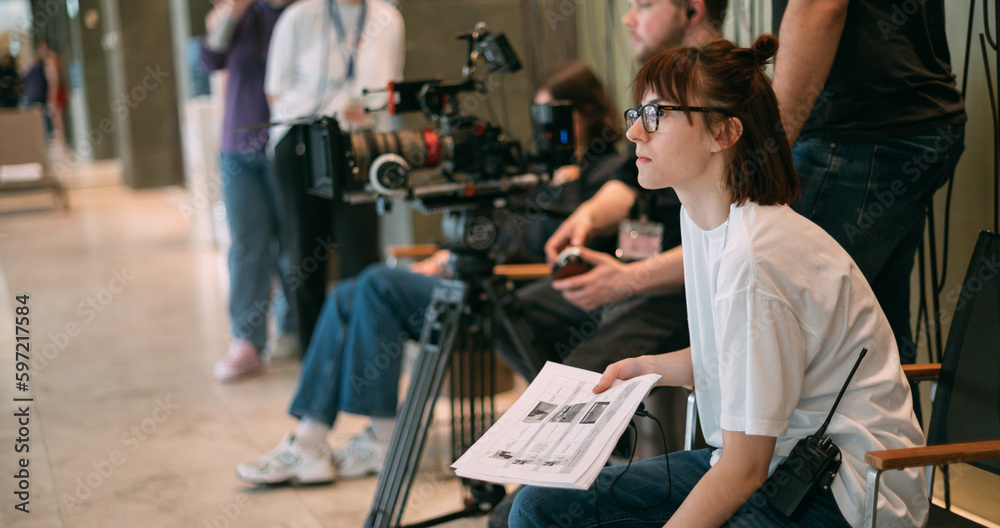 Poster The director is a woman at work on the set – Wall Art | UkPosters