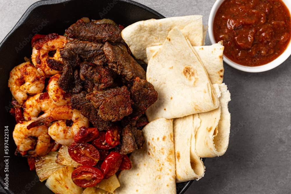 Fajitas, a food to eat meat, vegetables, and various ingredients ...