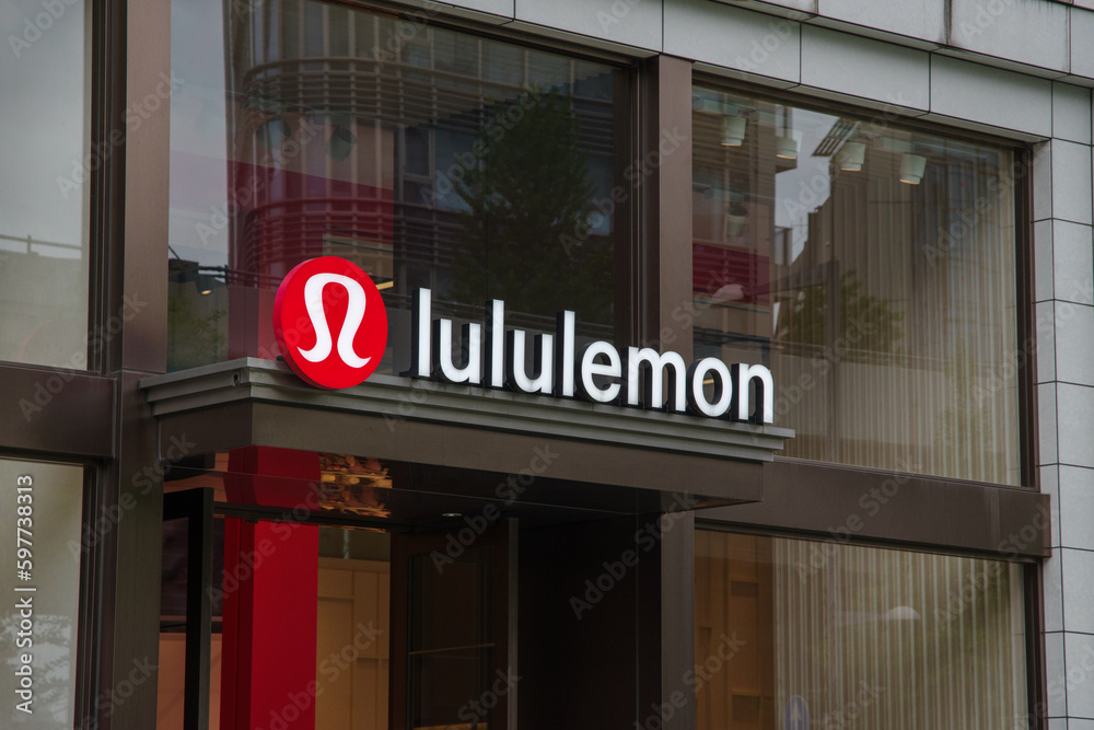 lululemon: Roppongi Minato City Tokyo, Japan 2023-04-22 Stock Photo | Adobe Stock