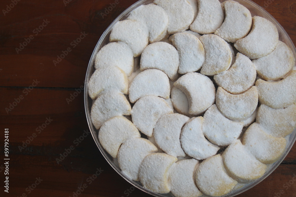 Snow white cake is a type of pastry that is synonymous with Eid al-Fitr ...