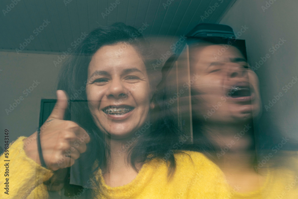 Foto de Laughing happy on the outside, crying sad on the inside. Broken ...