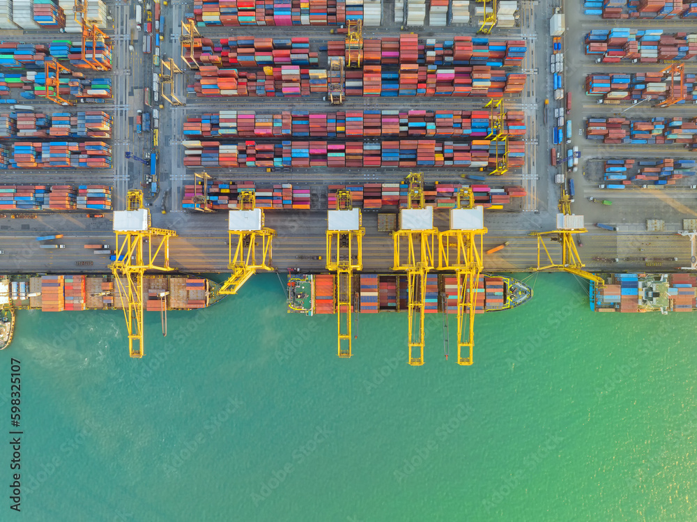 Foto de Container ship in export and import business and logistics ...