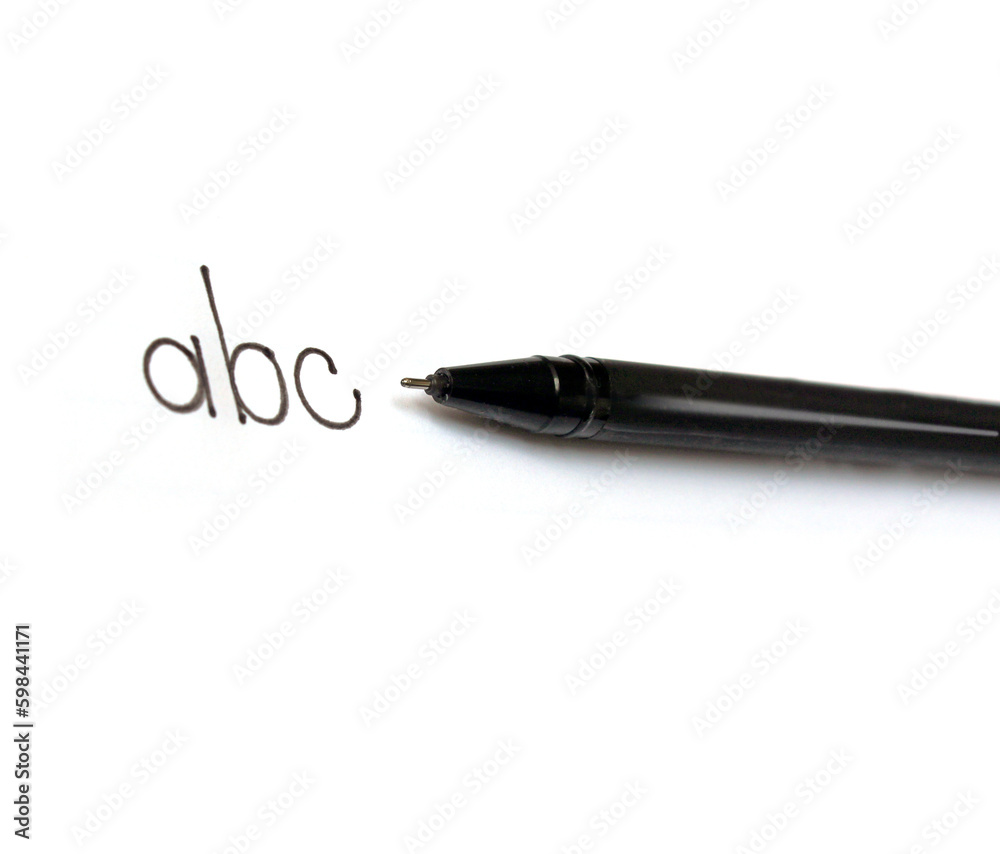 una Pluma de punto fino negro, fondo blanco, objeto, sin gente ...