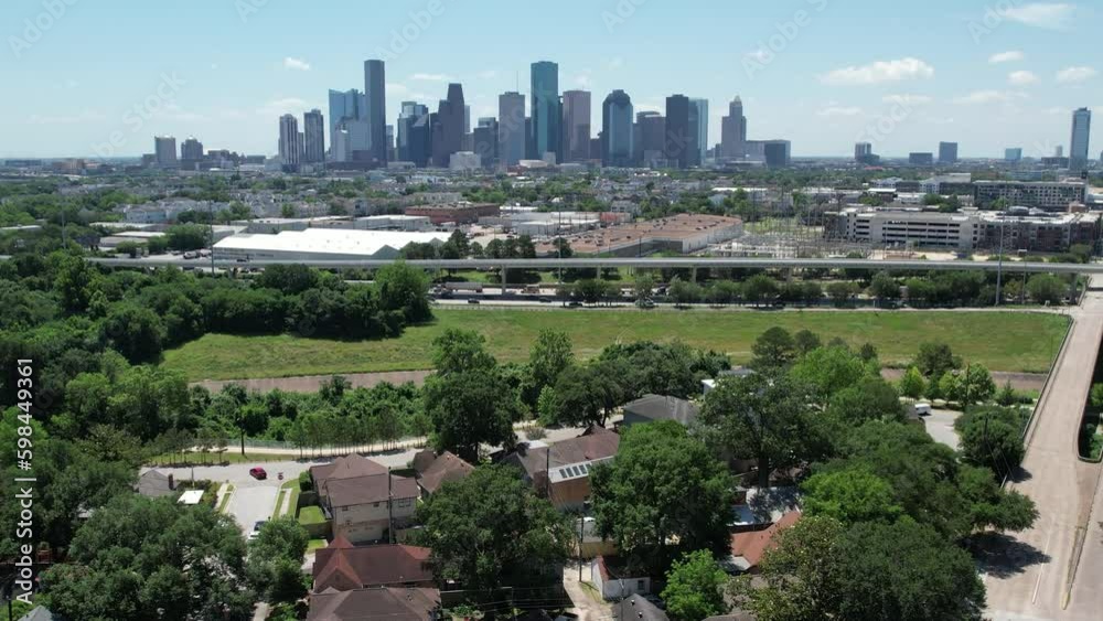 Experience the breathtaking view of Houston's stunning downtown skyline ...