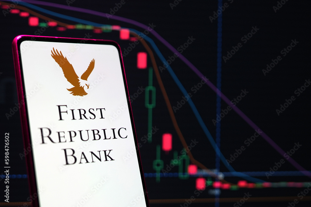 Foto de PENANG, MALAYSIA - 2 MAY 2023: First Republic Bank logo with ...