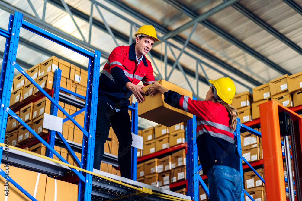 Engineer team cargo shipping order detail export and import, goods ...