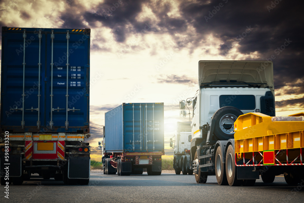 Fotografia do Stock: Semi Trailer Truck Driving on Highway Road ...