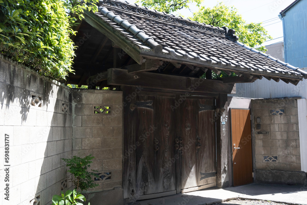 Gate of Honjin - Honjin-mon of Kawatuchi Station on Nikko-Onarimichi ...