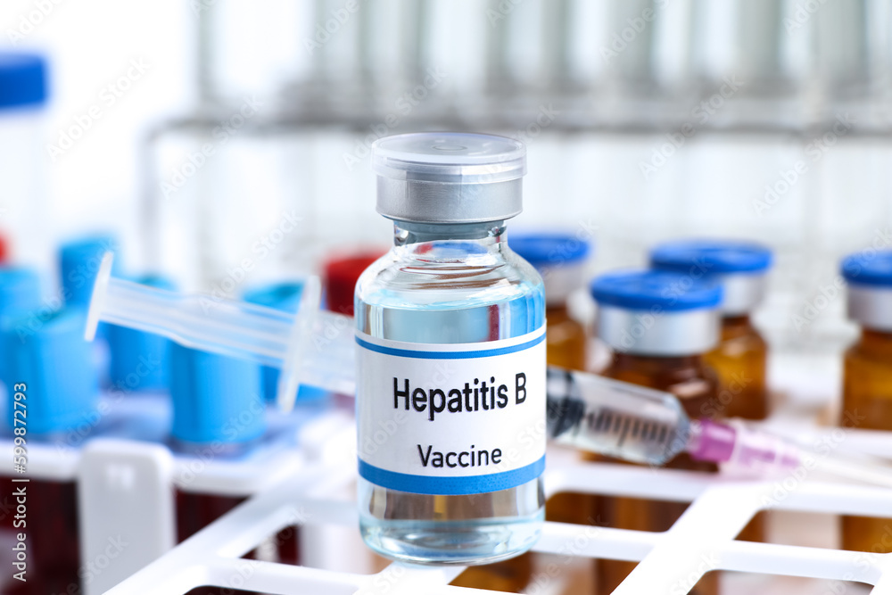 Hepatitis B vaccine in a vial, immunization and treatment of infection Stock-Foto | Adobe Stock