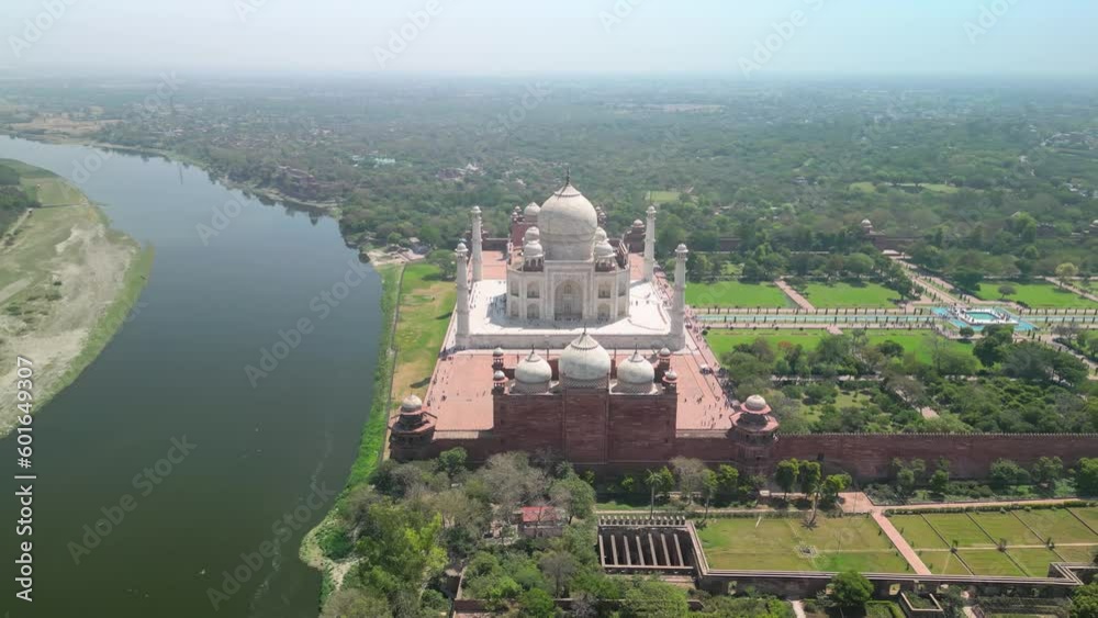 Taj Mahal, India: Aerial view of of iconic monument in city Agra (Uttar ...