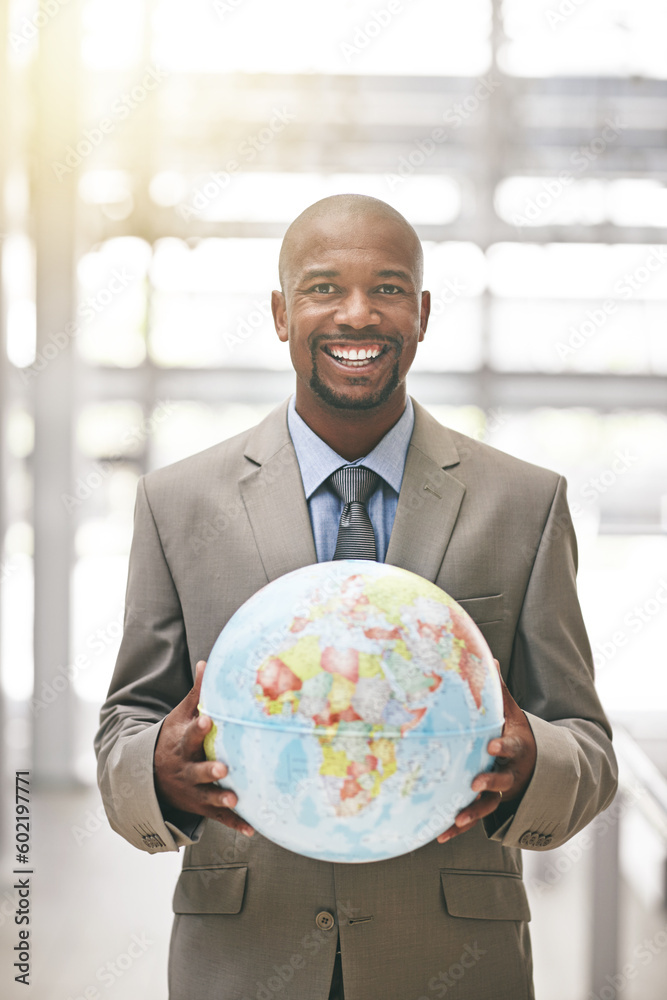 Foto de Professional black man, globe and global business, smile in ...