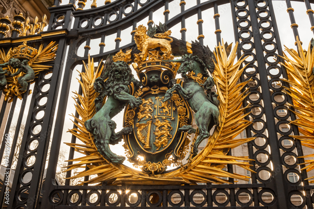 Foto de Buckingham Palace main entrance gate. Buckingham Palace is the ...