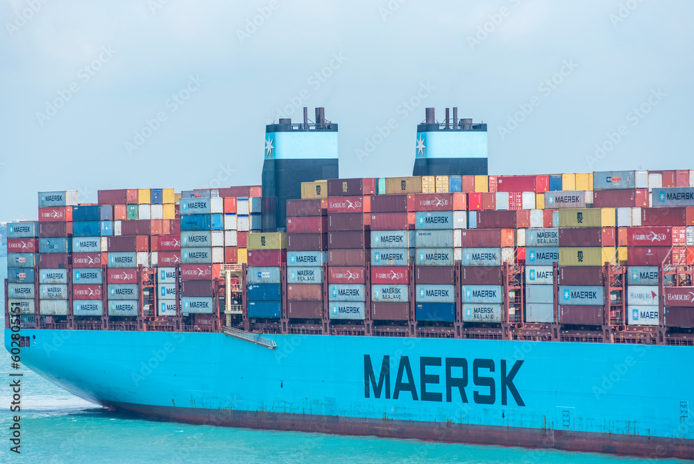 Singapore - large container ship "Mette Maersk" arriving to the ...