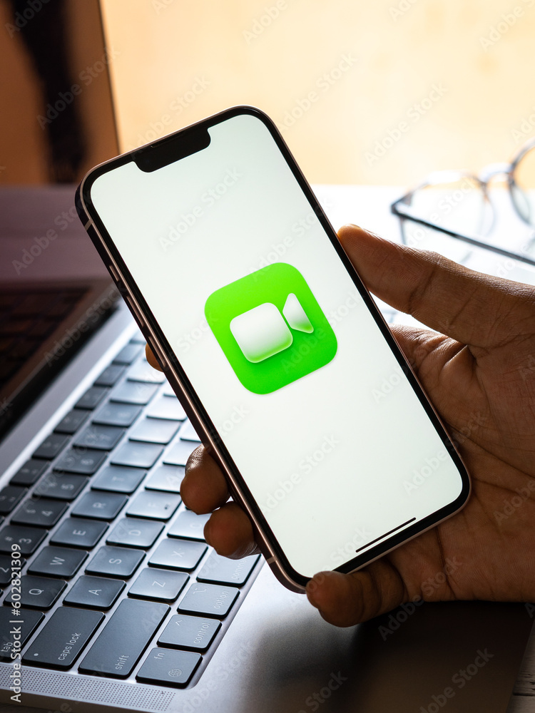 Assam, india - April 19, 2021 : FaceTime logo on phone screen stock ...