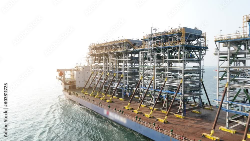 Tender Drilling Oil Rig on Barge Ship transportation Rid to Oil Rig in ...