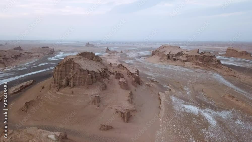 The World's Deserts. Geology. Dried-up riverbeds and lakes. Drought ...