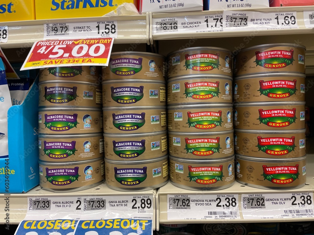 Food Lion Grocery store interior can tuna section and prices Genova ...