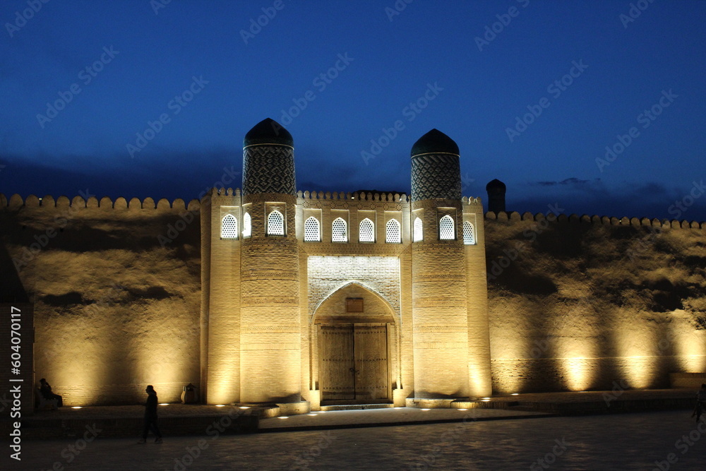 Foto de Khiva old town historic centre Ichan Qala (Itchan Kala) by ...