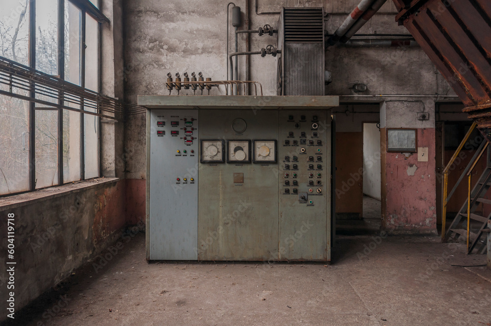 Foto de Exploring the Enigmatic Beauty of an Abandoned, Historic Boiler ...
