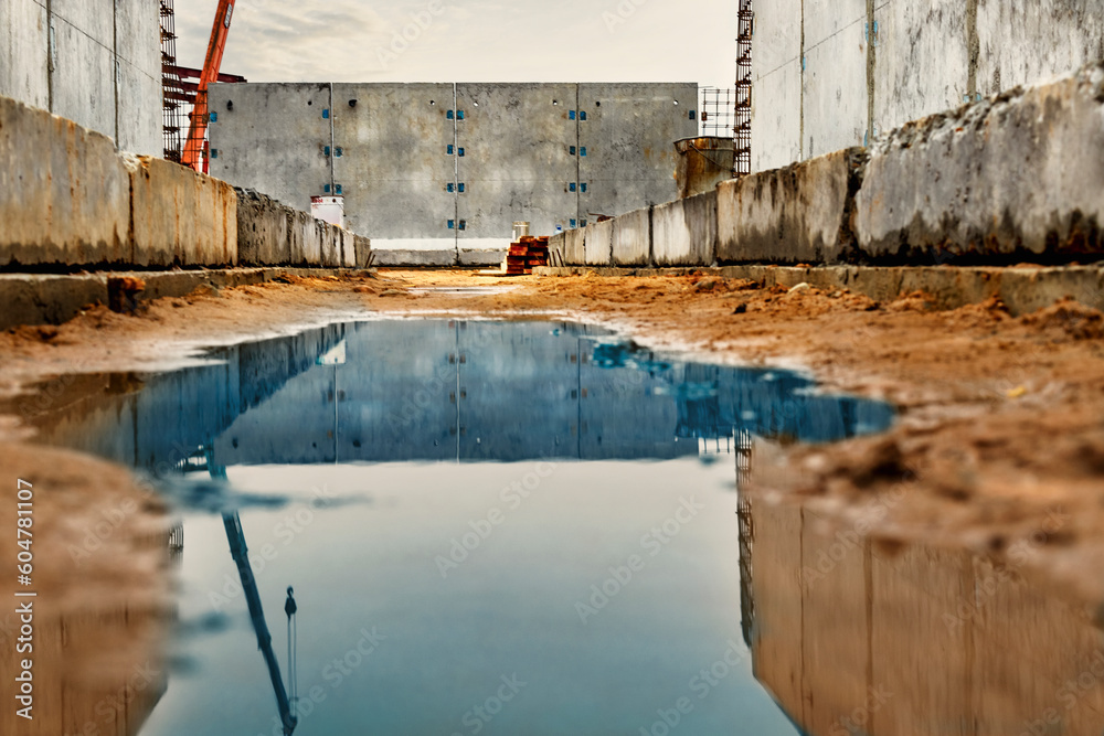 Foto de Monolithic reinforced concrete work at the construction site ...