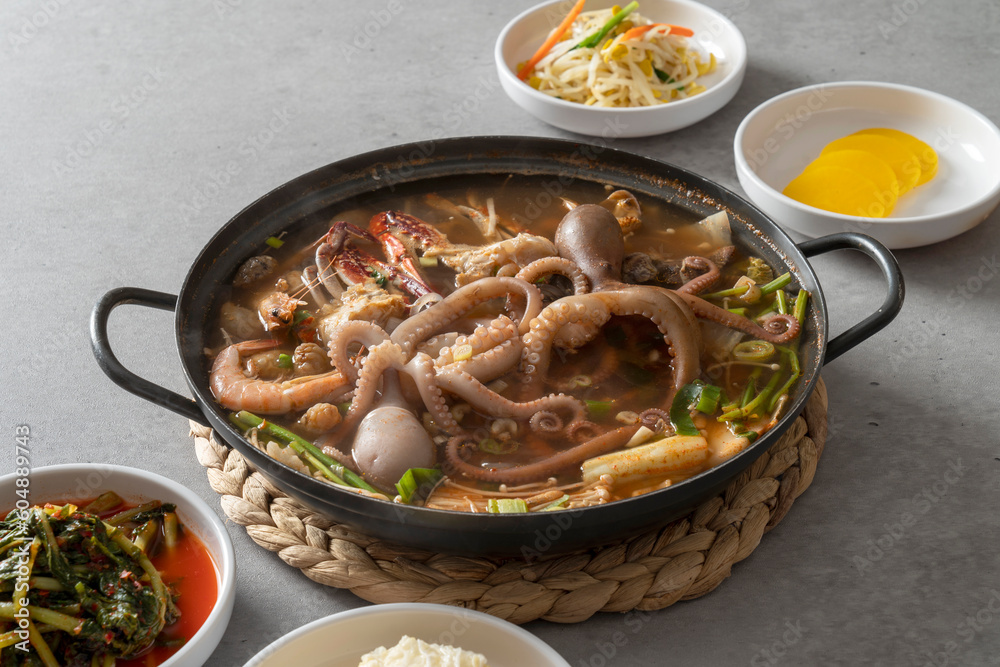 Yeonpotang, raw octopus, stir-fried iron plate, stir-fried raw octopus ...