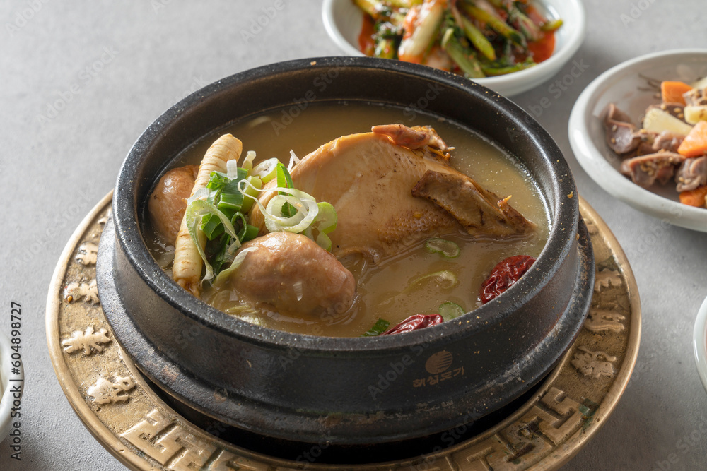 Foto de Samgyetang, lacquer samgyetang, Korea, food, abalone porridge ...