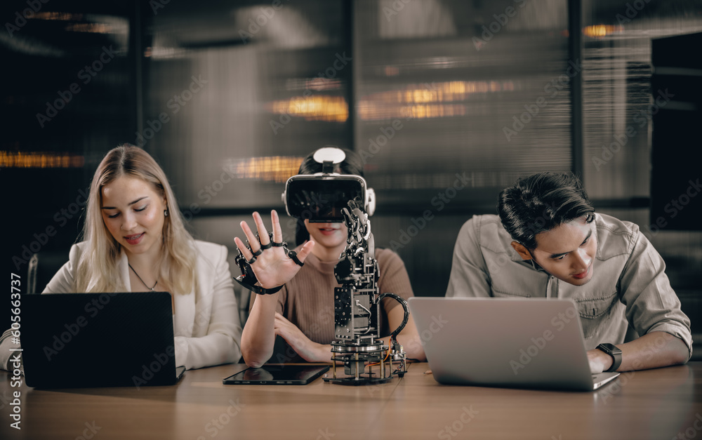 College students collaborate with research team to do experiment with ...