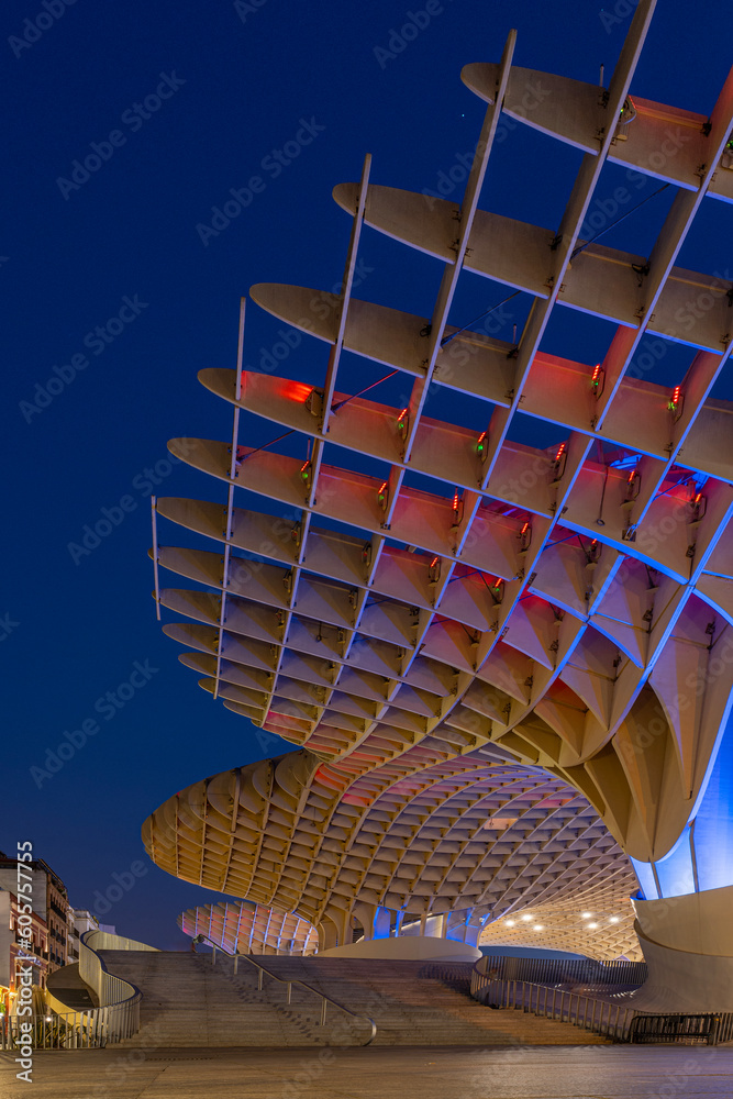 Metropol Parasol (Setas de Seville) is the largest wooden structure in ...