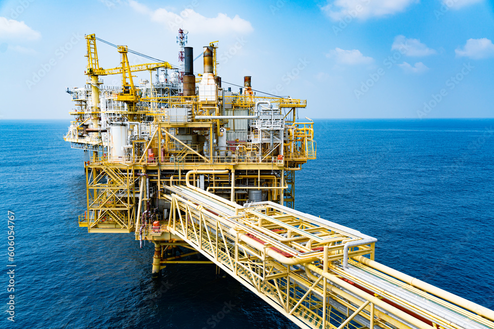 Offshore oil and gas wellhead remote platform which produced raw ...