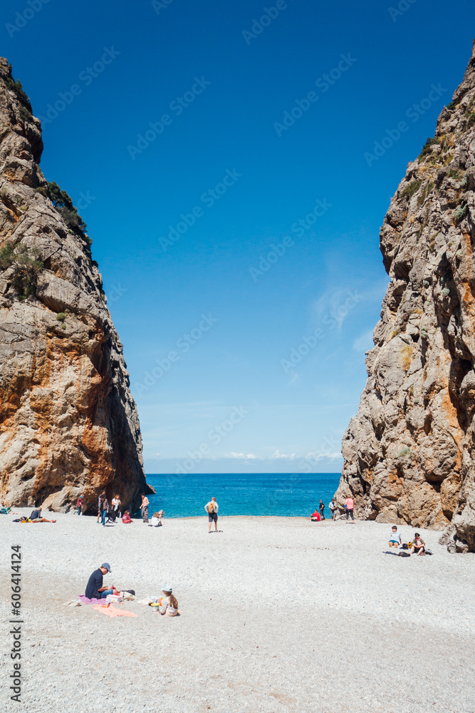 Foto de Sa Calobra. Plage des Baléares dans une crique. Plage de ...