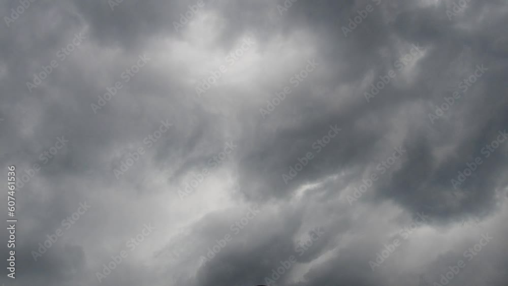 Video „Terrible air whirlwind. Formation of a tornado. Cumulonimbus ...