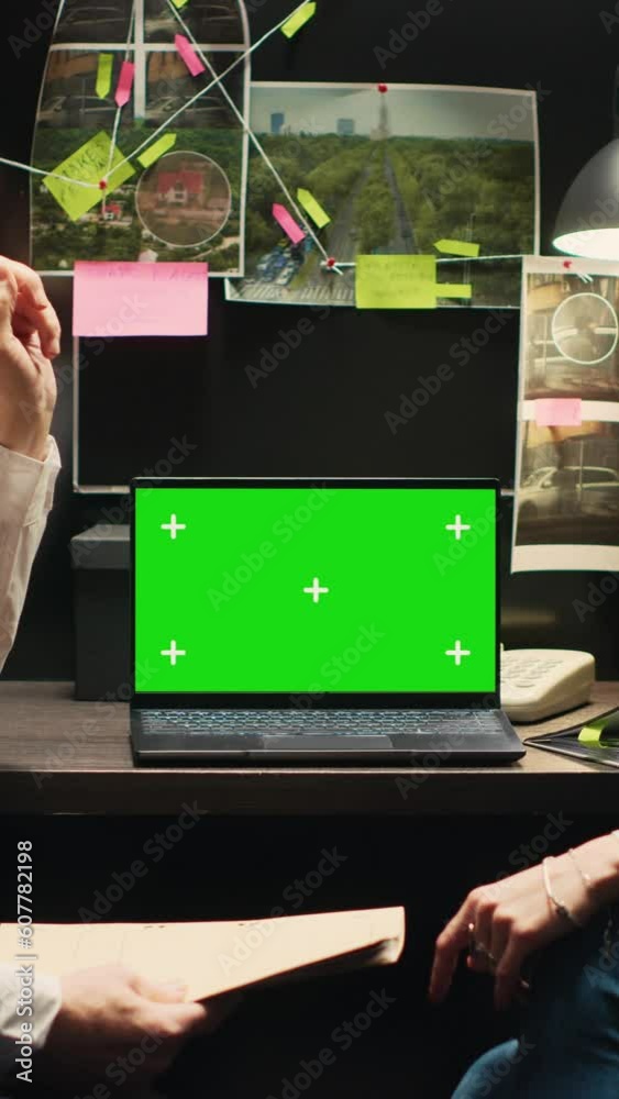 Vidéo Stock Vertical video Police team using greenscreen display ...