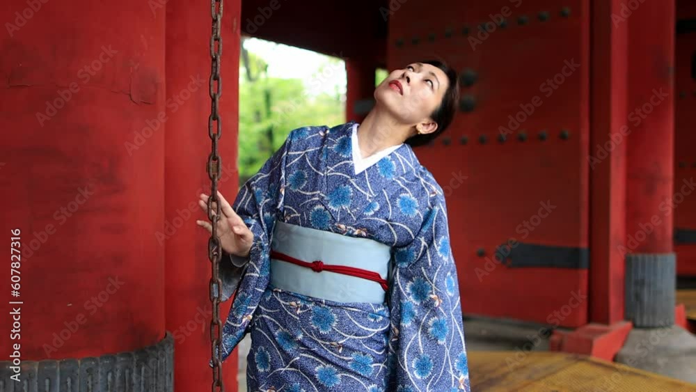 gorgeous Japanese woman in traditional Japanese kimono at a shrine in ...