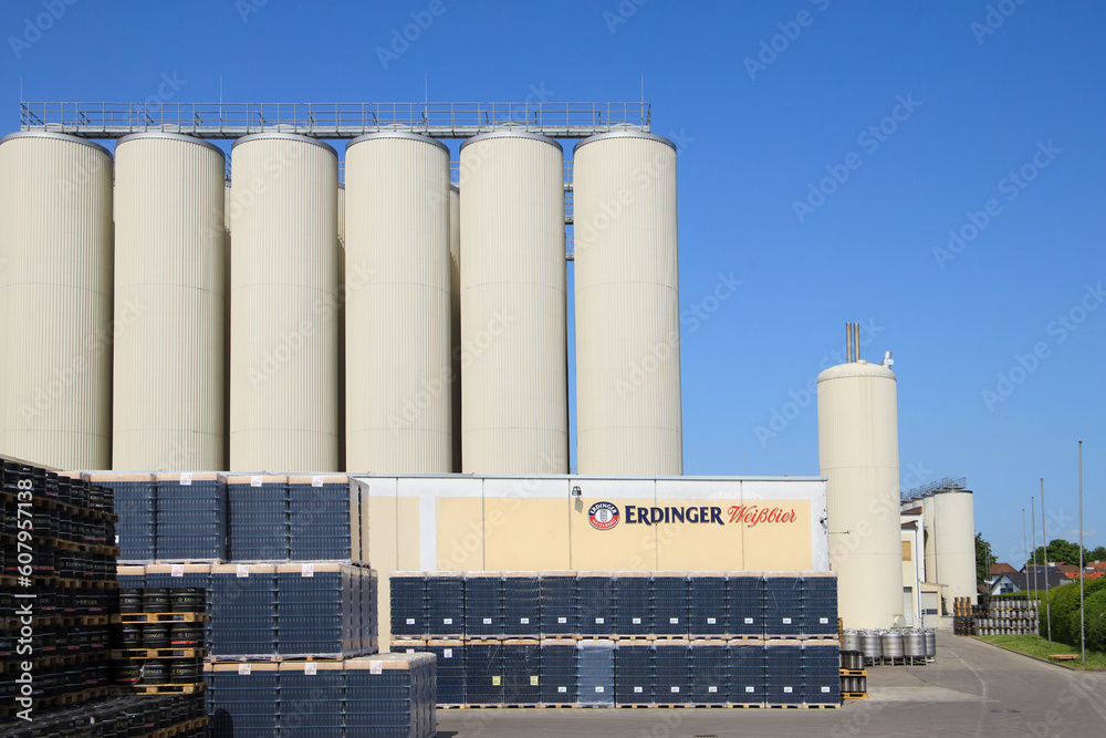 Erdinger Weissbräu, Erdinger wheat beer (Erdinger Weissbier), brewery ...