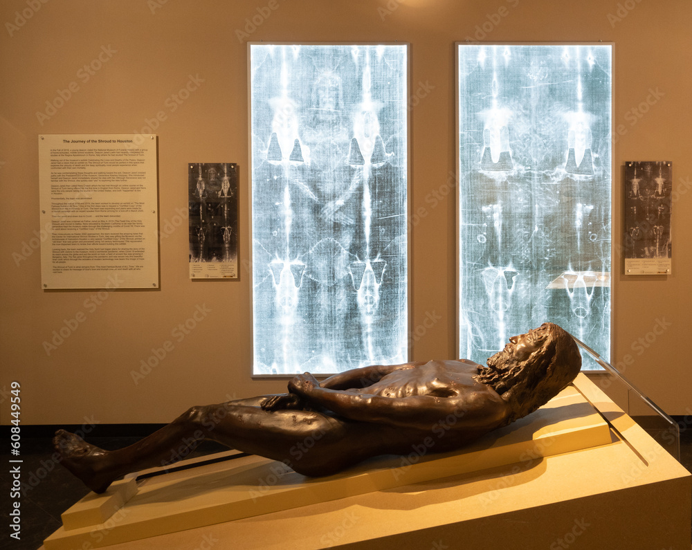 Foto de Recently Opened Shroud of Turin Exhibit in the National Museum ...