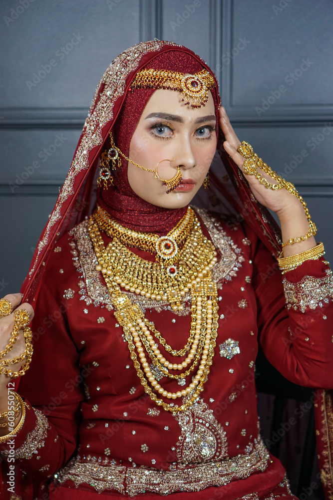 Beautiful close up muslim hijab asian woman wearing traditional indian ...