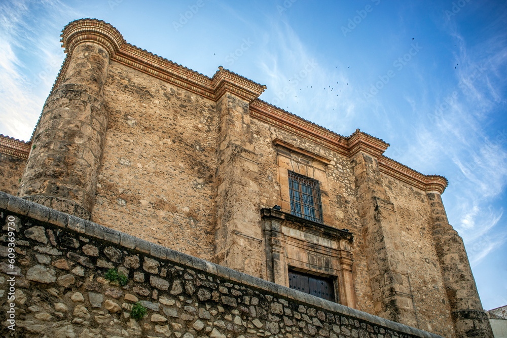 Foto de Facade of the building of the Municipal Archaeological Museum ...